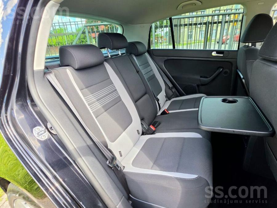 Melns Volkswagen Golf Plus 2013 Jelgava, ar dzinēja tilpumu 2.00 L un nobraukumu 268 tūkst. km par 4999 €, foto 15 vietnē AUTOMOTO.COM.LV