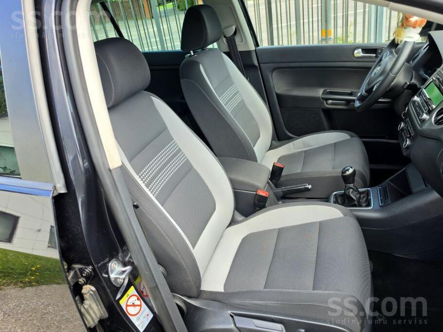 Melns Volkswagen Golf Plus 2013 Jelgava, ar dzinēja tilpumu 2.00 L un nobraukumu 268 tūkst. km par 4999 €, foto 16 vietnē AUTOMOTO.COM.LV