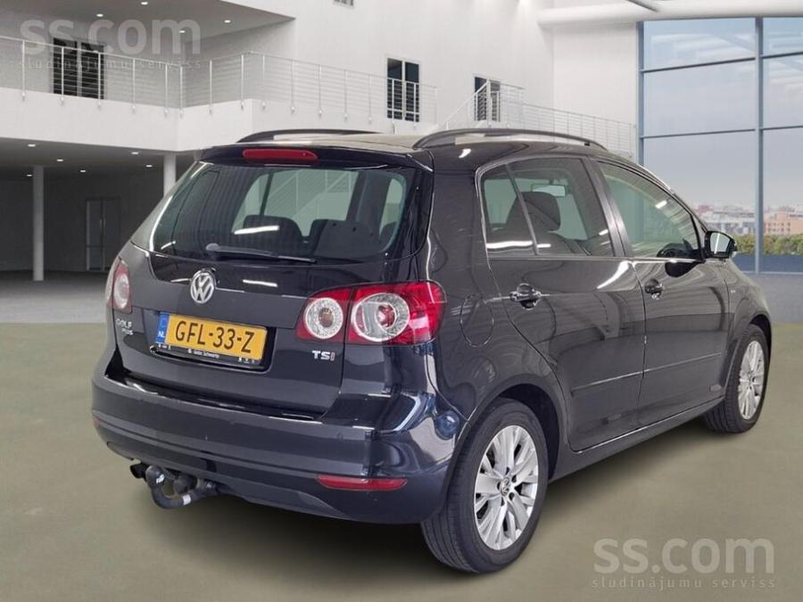 Melns Volkswagen Golf Plus 2013 Cēsis, ar dzinēja tilpumu 1.40 L un nobraukumu 228 tūkst. km par 5250 €, foto 4 vietnē AUTOMOTO.COM.LV