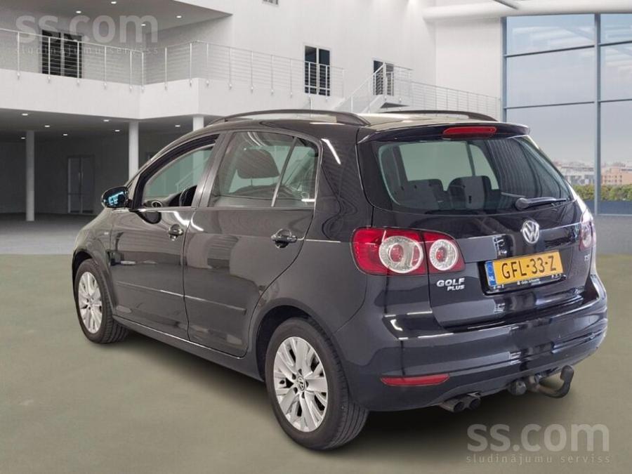 Melns Volkswagen Golf Plus 2013 Cēsis, ar dzinēja tilpumu 1.40 L un nobraukumu 228 tūkst. km par 5250 €, foto 5 vietnē AUTOMOTO.COM.LV