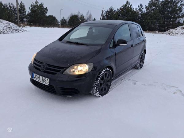 Black Volkswagen Golf Plus 2005 in Vilnius, with an engine capacity of 1.90 L and mileage of 350 thousand km for 1190 €, photo 1 on AUTOMOTO.COM.LV