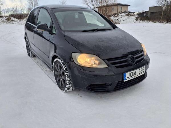 Black Volkswagen Golf Plus 2005 in Vilnius, with an engine capacity of 1.90 L and mileage of 350 thousand km for 1190 €, photo 2 on AUTOMOTO.COM.LV