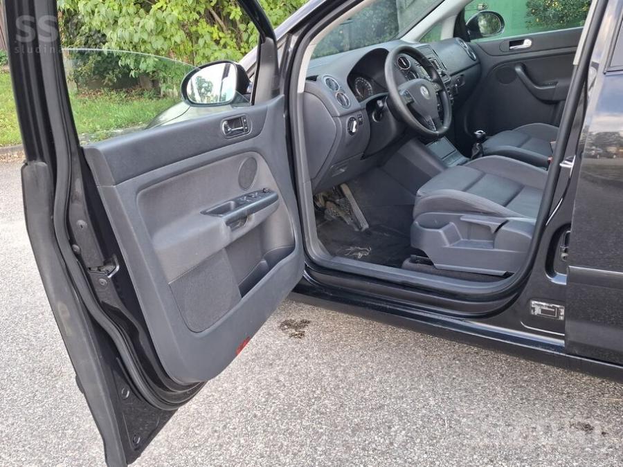 Melns Volkswagen Golf Plus 2005 Daugavpils, ar dzinēja tilpumu 1.90 L un nobraukumu 286 tūkst. km par 1250 €, foto 7 vietnē AUTOMOTO.COM.LV