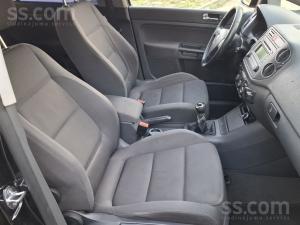 Melns Volkswagen Golf Plus 2005 Daugavpils, ar dzinēja tilpumu 1.90 L un nobraukumu 286 tūkst. km par 1250 €, foto 10 vietnē AUTOMOTO.COM.LV