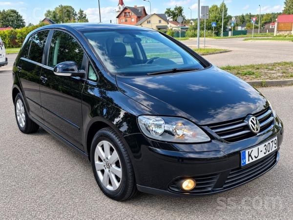 Melns Volkswagen Golf Plus 2005 Daugavpils, ar dzinēja tilpumu 1.90 L un nobraukumu 286 tūkst. km par 1350 €, foto 1 vietnē AUTOMOTO.COM.LV