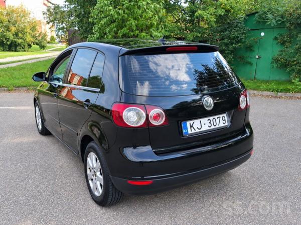 Melns Volkswagen Golf Plus 2005 Daugavpils, ar dzinēja tilpumu 1.90 L un nobraukumu 286 tūkst. km par 1350 €, foto 3 vietnē AUTOMOTO.COM.LV