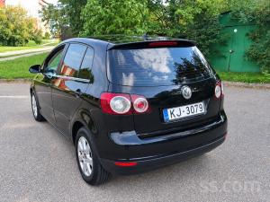 Black Volkswagen Golf Plus 2005 in Daugavpils, with an engine capacity of 1.90 L and mileage of 286 thousand km for 1350 €, photo 3 on AUTOMOTO.COM.LV