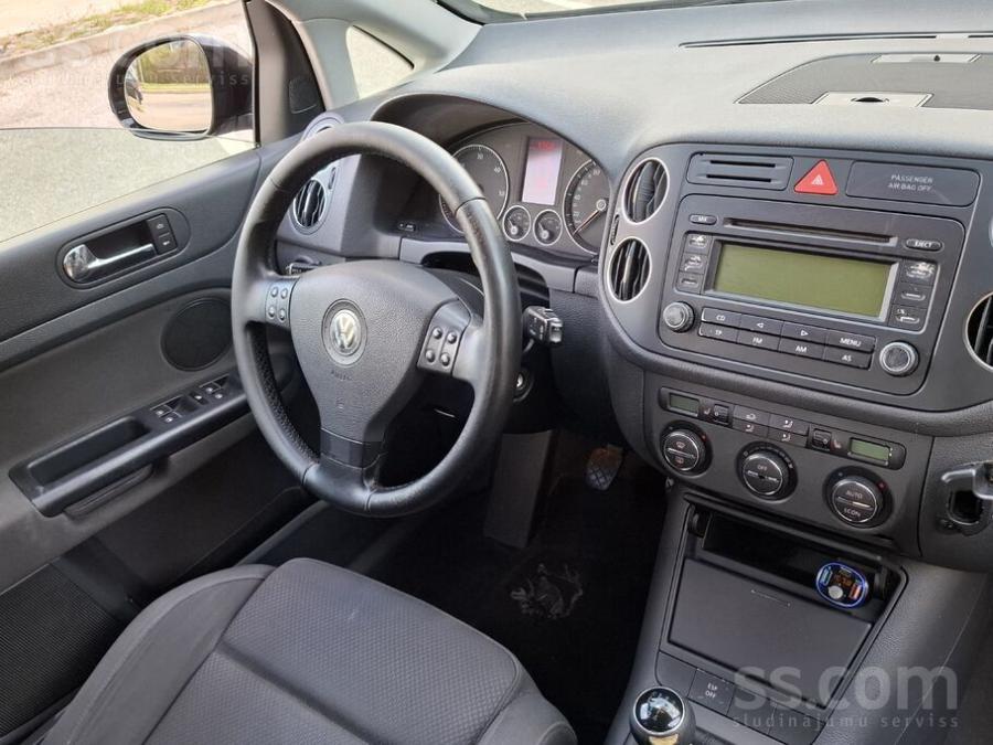 Black Volkswagen Golf Plus 2005 in Daugavpils, with an engine capacity of 1.90 L and mileage of 286 thousand km for 1350 €, photo 7 on AUTOMOTO.COM.LV