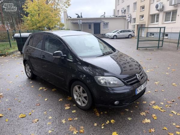 Black Volkswagen Golf Plus 2005 in Utena, with an engine capacity of 2.00 L and mileage of 345 thousand km for 1750 €, photo 4 on AUTOMOTO.COM.LV