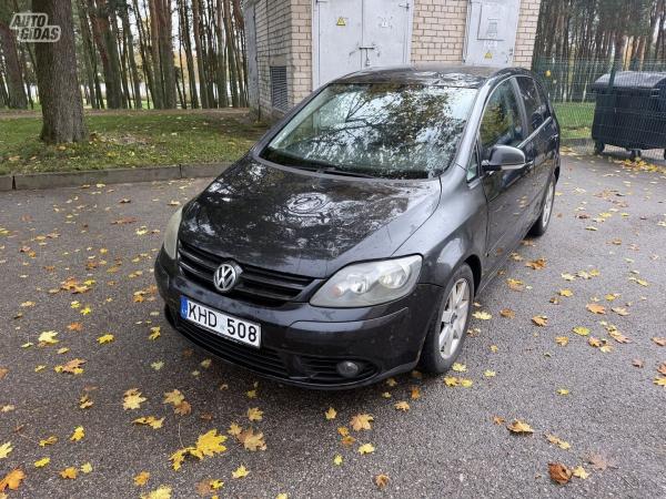 Black Volkswagen Golf Plus 2005 in Utena, with an engine capacity of 2.00 L and mileage of 345 thousand km for 1750 €, photo 5 on AUTOMOTO.COM.LV