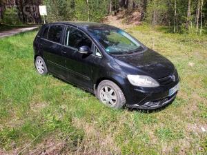 Black Volkswagen Golf Plus 2006 in Daugavpils, with an engine capacity of 1.90 L and mileage of 176 thousand km for 1600 €, photo 3 on AUTOMOTO.COM.LV