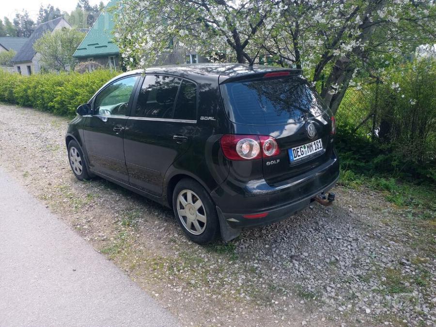 Black Volkswagen Golf Plus 2006 in Daugavpils, with an engine capacity of 1.90 L and mileage of 176 thousand km for 1600 €, photo 9 on AUTOMOTO.COM.LV