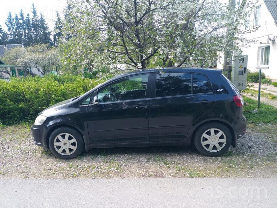 Black Volkswagen Golf Plus 2006 in Daugavpils, with an engine capacity of 1.90 L and mileage of 176 thousand km for 1600 €, photo 10 on AUTOMOTO.COM.LV