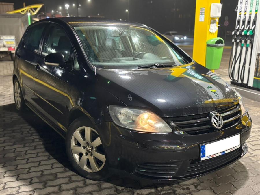 Melns Volkswagen Golf Plus 2006 Kauņa, ar dzinēja tilpumu 2.00 L un nobraukumu 350 tūkst. km par 1250 €, foto 2 vietnē AUTOMOTO.COM.LV
