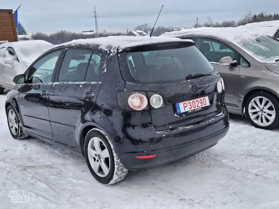 Melns Volkswagen Golf Plus 2006 Kluonaliai, ar dzinēja tilpumu 1.40 L un nobraukumu 189 tūkst. km par 2770 €, foto 10 vietnē AUTOMOTO.COM.LV