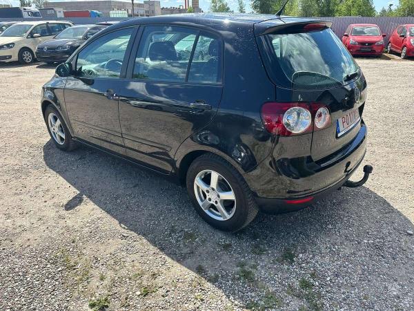Black Volkswagen Golf Plus 2006 in Jurbarkas, with an engine capacity of 1.60 L and mileage of 200 thousand km for 2099 €, photo 5 on AUTOMOTO.COM.LV