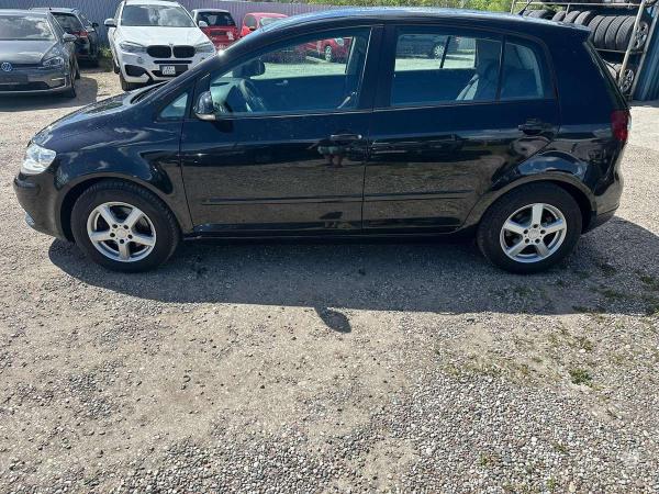 Black Volkswagen Golf Plus 2006 in Jurbarkas, with an engine capacity of 1.60 L and mileage of 200 thousand km for 2099 €, photo 9 on AUTOMOTO.COM.LV