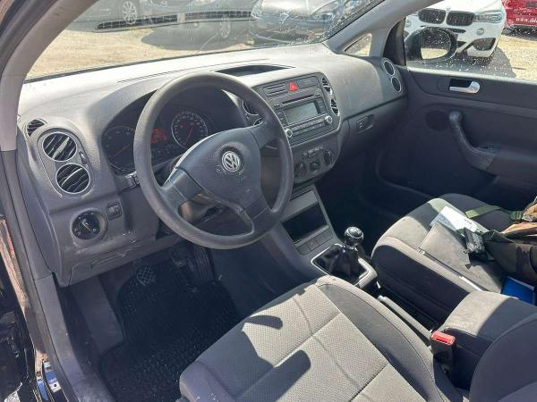 Black Volkswagen Golf Plus 2006 in Jurbarkas, with an engine capacity of 1.60 L and mileage of 200 thousand km for 2099 €, photo 10 on AUTOMOTO.COM.LV