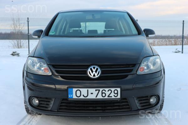 Black Volkswagen Golf Plus 2007 in Riga, with an engine capacity of 2.00 L and mileage of 271 thousand km for 3250 €, photo 3 on AUTOMOTO.COM.LV