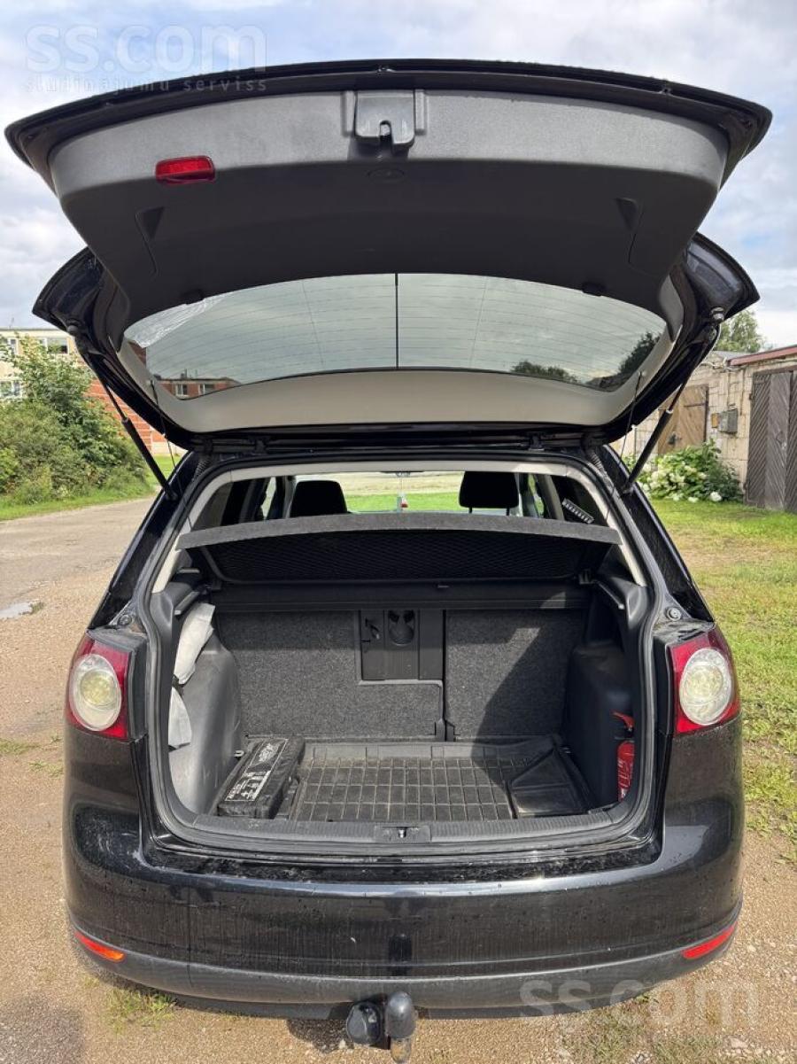 Black Volkswagen Golf Plus 2007 in Tukums, with an engine capacity of 1.90 L and mileage of 208 thousand km for 2244 €, photo 7 on AUTOMOTO.COM.LV