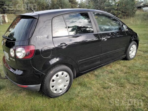 Melns Volkswagen Golf Plus 2007 Rēzekne, ar dzinēja tilpumu 2.00 L un nobraukumu 320 tūkst. km par 2950 €, foto 5 vietnē AUTOMOTO.COM.LV