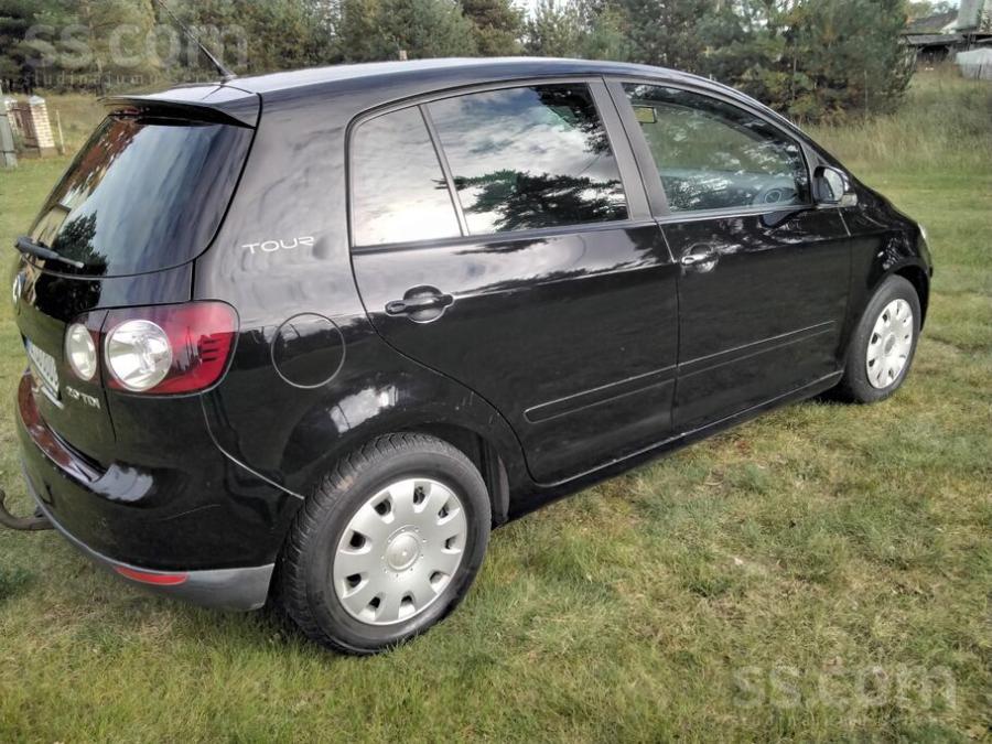 Black Volkswagen Golf Plus 2007 in Rezekne, with an engine capacity of 2.00 L and mileage of 320 thousand km for 2950 €, photo 5 on AUTOMOTO.COM.LV