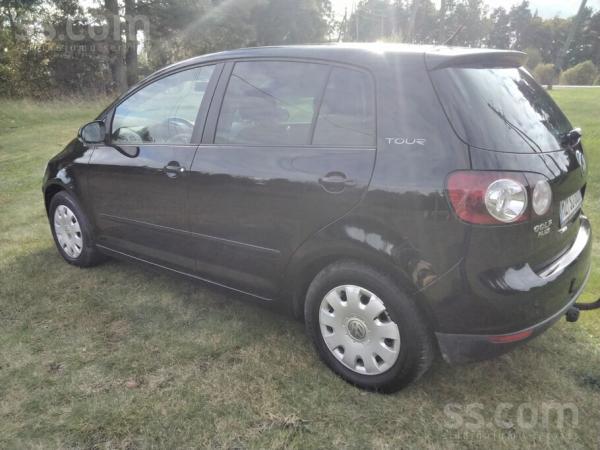 Melns Volkswagen Golf Plus 2007 Rēzekne, ar dzinēja tilpumu 2.00 L un nobraukumu 320 tūkst. km par 2950 €, foto 6 vietnē AUTOMOTO.COM.LV