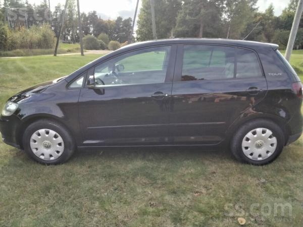 Melns Volkswagen Golf Plus 2007 Rēzekne, ar dzinēja tilpumu 2.00 L un nobraukumu 320 tūkst. km par 2950 €, foto 7 vietnē AUTOMOTO.COM.LV