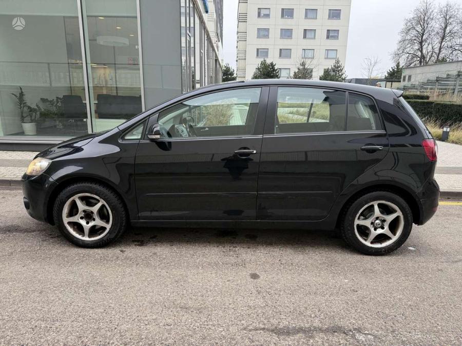 Black Volkswagen Golf Plus 2008 in Vilnius, with an engine capacity of 1.97 L and mileage of 285 thousand km for 4800 €, photo 5 on AUTOMOTO.COM.LV