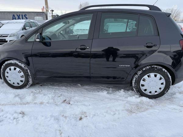 Black Volkswagen Golf Plus 2008 in Jurbarkas, with an engine capacity of 1.39 L and mileage of 167 thousand km for 2599 €, photo 4 on AUTOMOTO.COM.LV