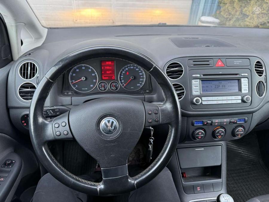 Melns Volkswagen Golf Plus 2008 Jurbarkas, ar dzinēja tilpumu 1.39 L un nobraukumu 167 tūkst. km par 2599 €, foto 14 vietnē AUTOMOTO.COM.LV