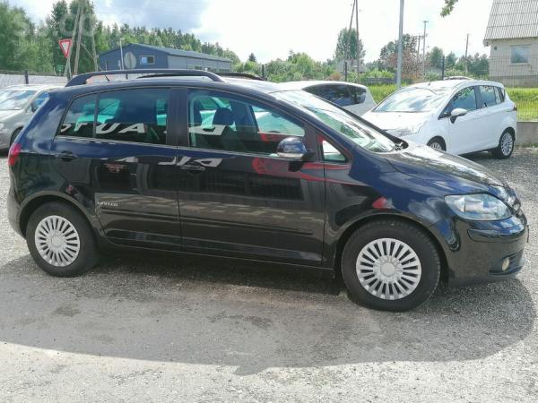 Melns Volkswagen Golf Plus 2008 Rīga, ar dzinēja tilpumu 1.90 L un nobraukumu 278 tūkst. km par 3850 €, foto 5 vietnē AUTOMOTO.COM.LV