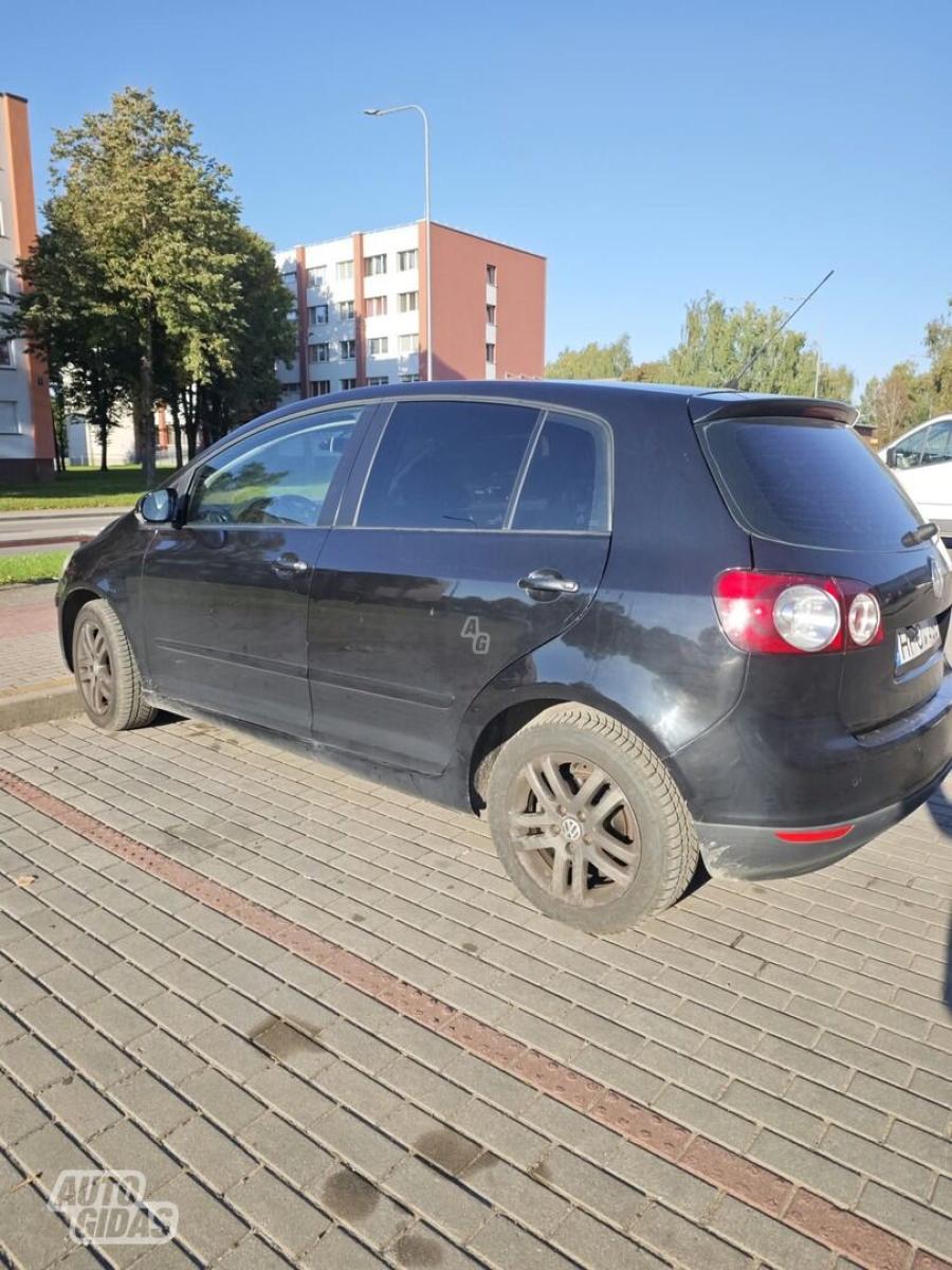 Melns Volkswagen Golf Plus 2008 Šilutė, ar dzinēja tilpumu 1.90 L un nobraukumu 389 tūkst. km par 1150 €, foto 6 vietnē AUTOMOTO.COM.LV