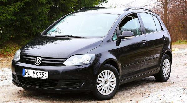 Black Volkswagen Golf Plus 2009 in Kretinga, with an engine capacity of 1.97 L and mileage of 189 thousand km for 4499 €, photo 4 on AUTOMOTO.COM.LV