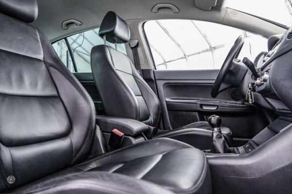 Black Volkswagen Golf Plus 2009 in Kaunas, with an engine capacity of 1.40 L and mileage of 180 thousand km for 5190 €, photo 11 on AUTOMOTO.COM.LV