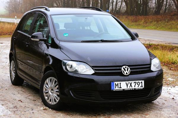 Black Volkswagen Golf Plus 2009 in Petrikaiciai, with an engine capacity of 2.00 L and mileage of 189 thousand km for 4499 €, photo 1 on AUTOMOTO.COM.LV