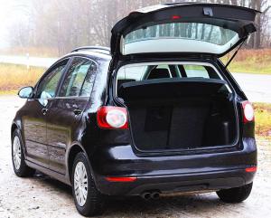 Black Volkswagen Golf Plus 2009 in Kretinga, with an engine capacity of 1.97 L and mileage of 189 thousand km for 4499 €, photo 11 on AUTOMOTO.COM.LV