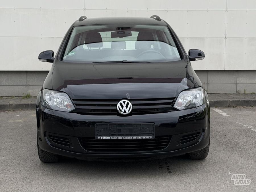 Black Volkswagen Golf Plus 2010 in Kretinga, with an engine capacity of 1.40 L and mileage of 182 thousand km for 5450 €, photo 3 on AUTOMOTO.COM.LV