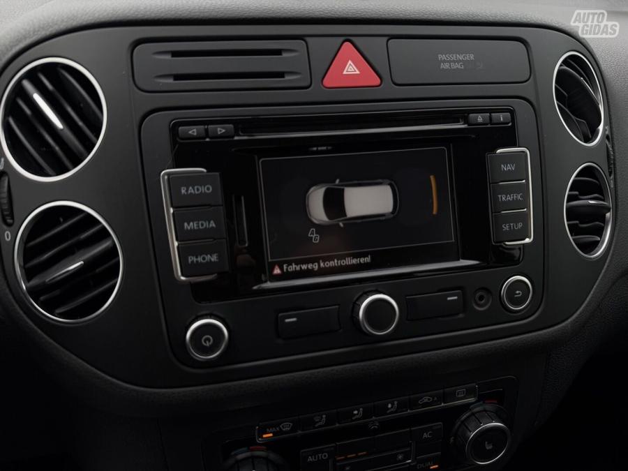 Black Volkswagen Golf Plus 2010 in Kretinga, with an engine capacity of 1.40 L and mileage of 182 thousand km for 5450 €, photo 12 on AUTOMOTO.COM.LV