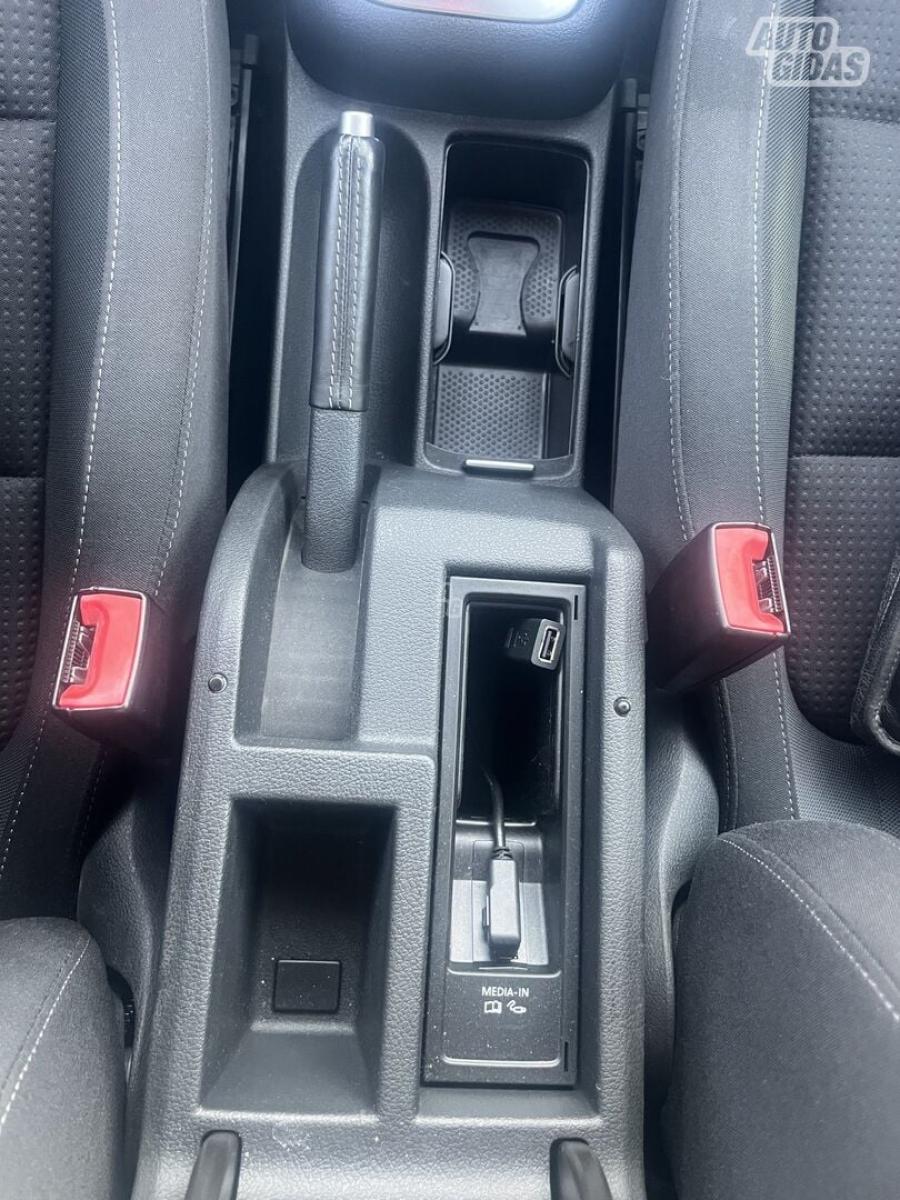 Black Volkswagen Golf Plus 2010 in Kaunas, with an engine capacity of 1.40 L and mileage of 158 thousand km for 5000 €, photo 15 on AUTOMOTO.COM.LV