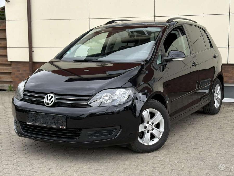 Черный Фольксваген Гольф Плюс 2010 в Кретинга, объемом двигателя 1.60 л и пробегом 220 тыс. км за 5300 €, фото 1 на AUTOMOTO.COM.LV