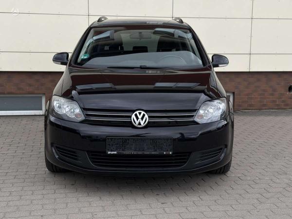 Black Volkswagen Golf Plus 2010 in Kretinga, with an engine capacity of 1.60 L and mileage of 220 thousand km for 5300 €, photo 2 on AUTOMOTO.COM.LV