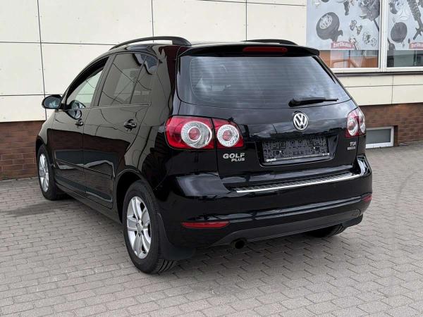 Black Volkswagen Golf Plus 2010 in Kretinga, with an engine capacity of 1.60 L and mileage of 220 thousand km for 5300 €, photo 5 on AUTOMOTO.COM.LV
