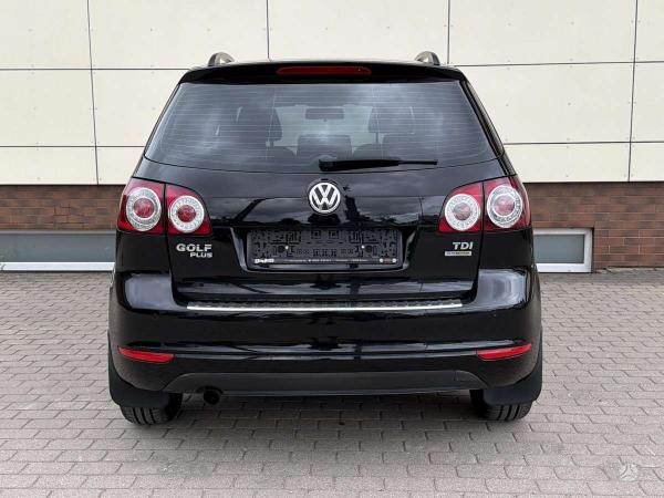 Black Volkswagen Golf Plus 2010 in Kretinga, with an engine capacity of 1.60 L and mileage of 220 thousand km for 5300 €, photo 6 on AUTOMOTO.COM.LV