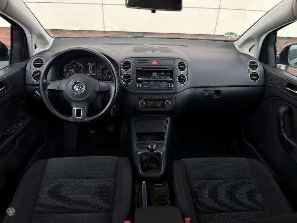 Black Volkswagen Golf Plus 2010 in Kretinga, with an engine capacity of 1.60 L and mileage of 220 thousand km for 5300 €, photo 8 on AUTOMOTO.COM.LV
