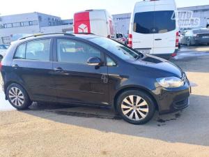 Black Volkswagen Golf Plus 2011 in Vilnius, with an engine capacity of 2.00 L and mileage of 323 thousand km for 4000 €, photo 3 on AUTOMOTO.COM.LV