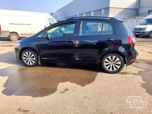 Black Volkswagen Golf Plus 2011 in Vilnius, with an engine capacity of 2.00 L and mileage of 323 thousand km for 4000 €, photo 9 on AUTOMOTO.COM.LV
