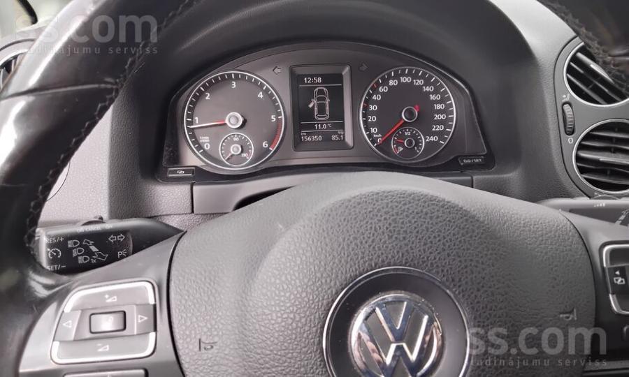 Black Volkswagen Golf Plus 2012 in Riga, with an engine capacity of 2.00 L and mileage of 156 thousand km for 5990 €, photo 9 on AUTOMOTO.COM.LV