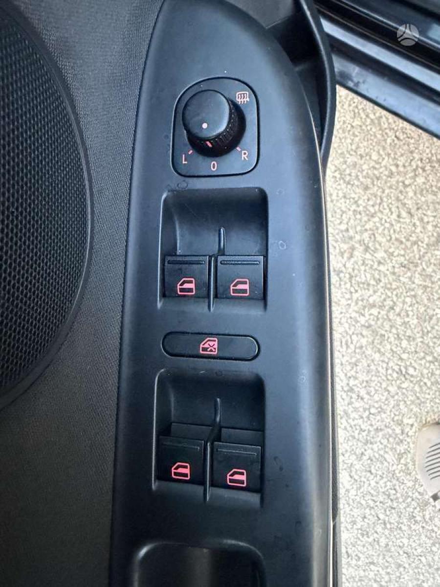 Melns Volkswagen Golf Plus 2012 Utena, ar dzinēja tilpumu 1.60 L un nobraukumu 270 tūkst. km par 4700 €, foto 36 vietnē AUTOMOTO.COM.LV