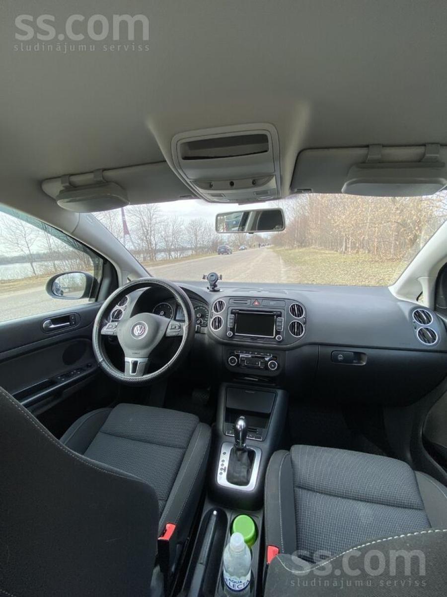Black Volkswagen Golf Plus 2013 in Riga, with an engine capacity of 1.40 L and mileage of 55 thousand km for 7900 €, photo 6 on AUTOMOTO.COM.LV